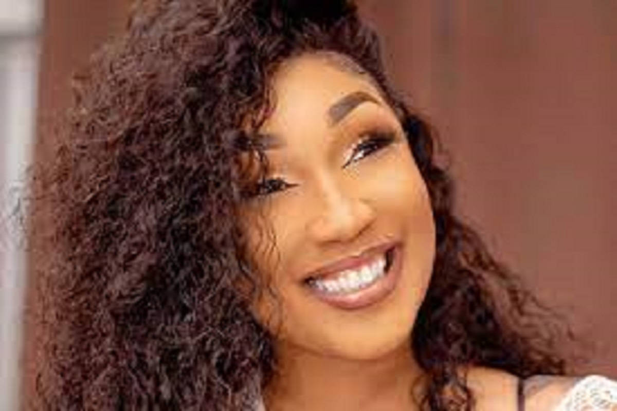 Emma Lohoues : la nouvelle silhouette surprenante de l'actrice - YOP L-FRII