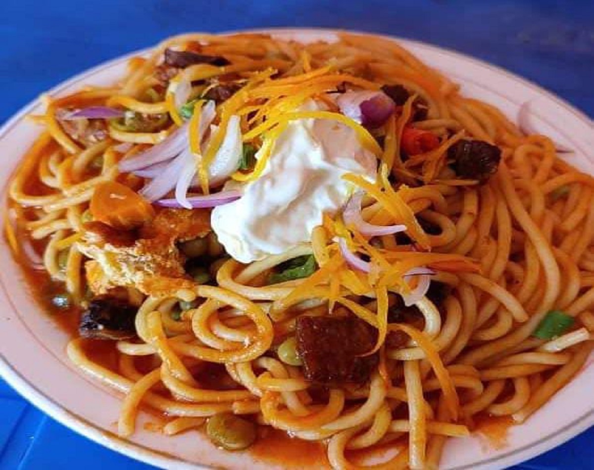 Togo : gros plats de spaghettis bien gras avec des jus "Bingo" ; quand ...