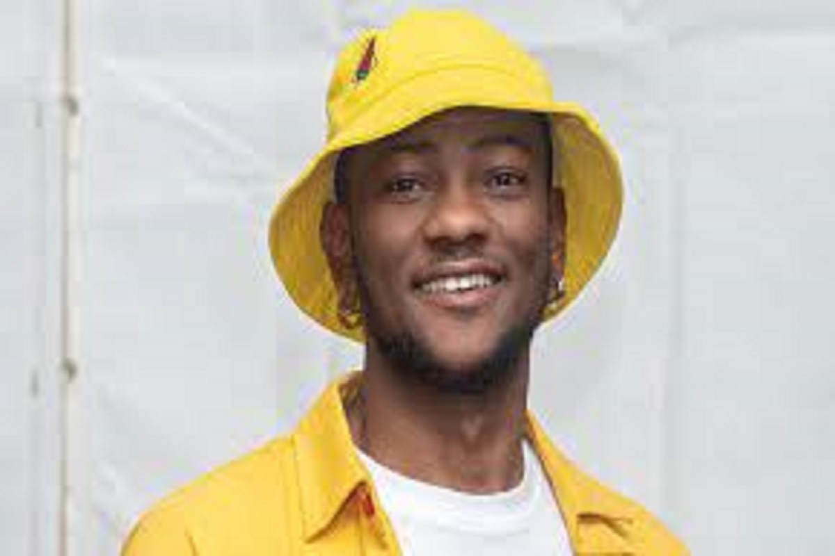 Barabas (Toofan) : "Tu es la meilleure", le chanteur envoie des fleurs ...