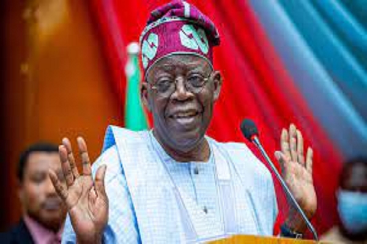 Bola Tinubu prend officiellement la tête du Nigéria