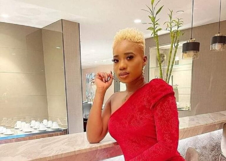 Mula : la chanteuse enflamme la toile avec une image sensuelle - YOP L-FRII