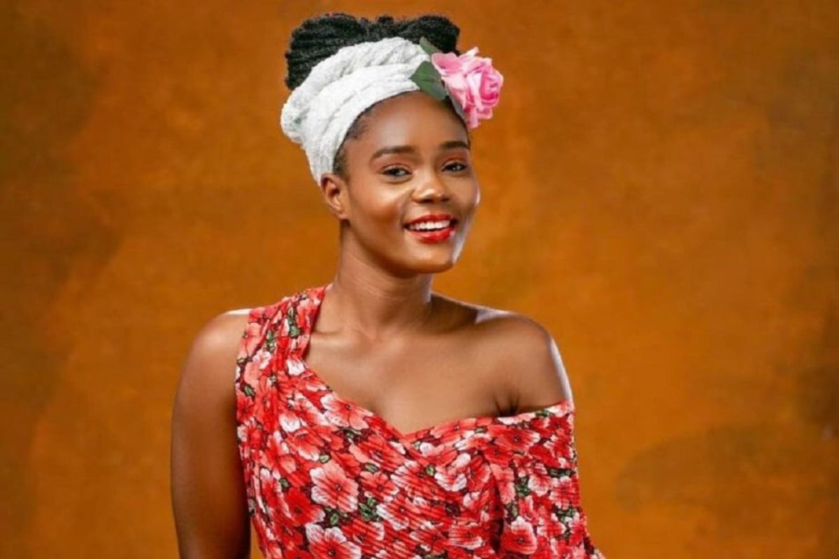 Almok : la chanteuse annonce une collaboration improbable et attise le ...