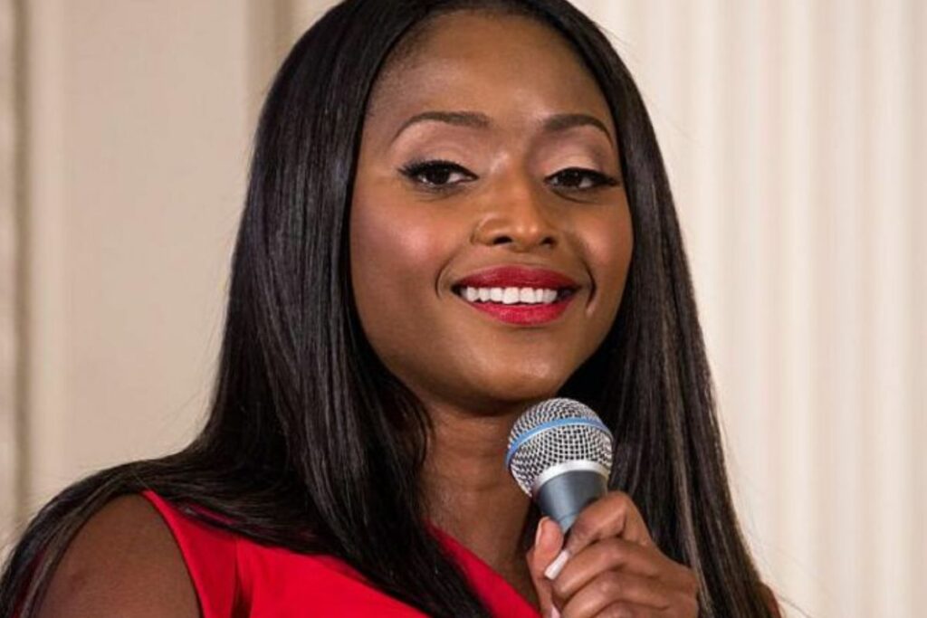 Isha Sesay : la journaliste nigériane devient mère pour la 1re fois à ...