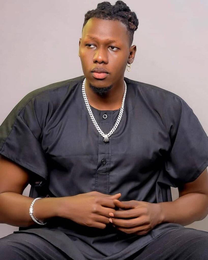 Qui est Chris Nevi, ce mannequin qui fait tomber les femmes avec son ...