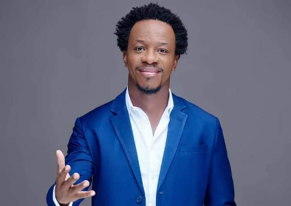 Smarty : l'artiste burkinabè s'est marié ; son accoutrement et son ...