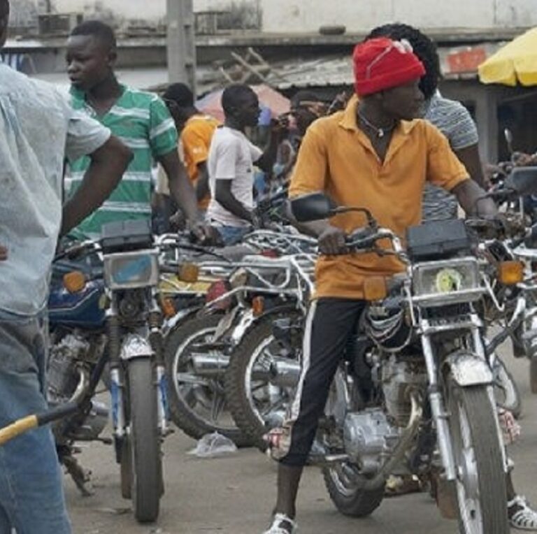Togo : l'exploitation des taxis, taxi-motos et tricycles soumise à de nouvelles conditions - YOP ...