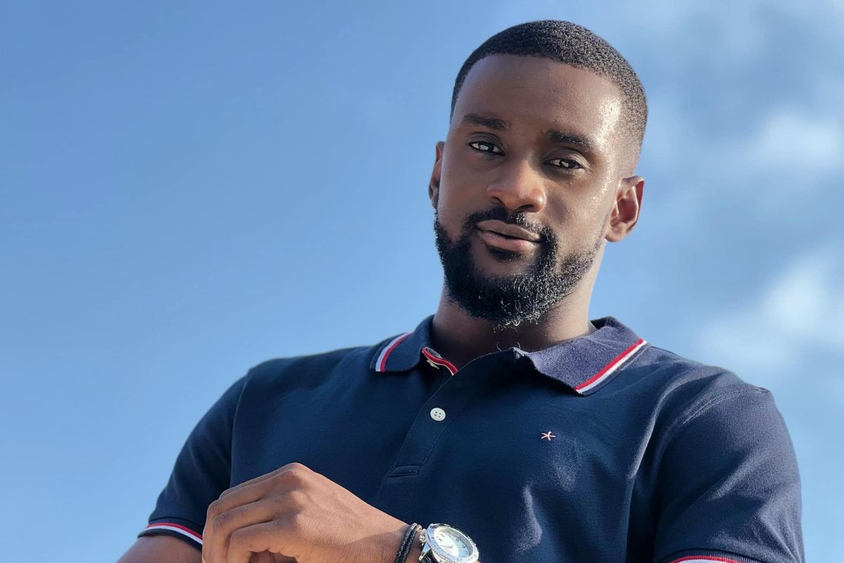 Axel Tresor "harcelé" dans la rue par les femmes