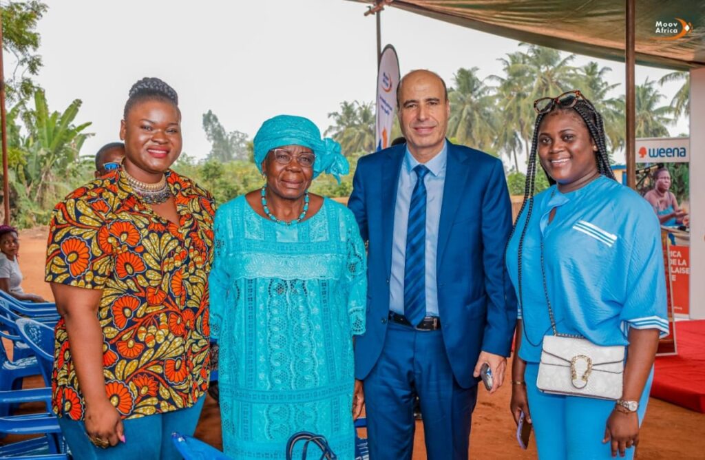 Weena : Moov Africa Togo pose la première pierre de la construction d ...
