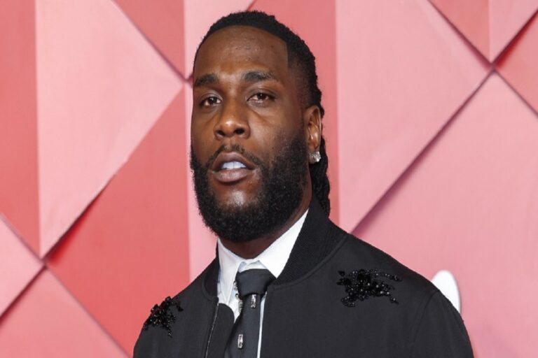 Burna Boy : la star dévoile son incroyable garage automobile (vidéo ...