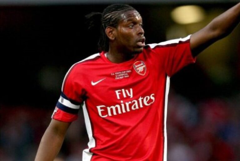 Jay Emmanuel-Thomas : L'ex-star d'Arsenal arrêtée à l'aéroport