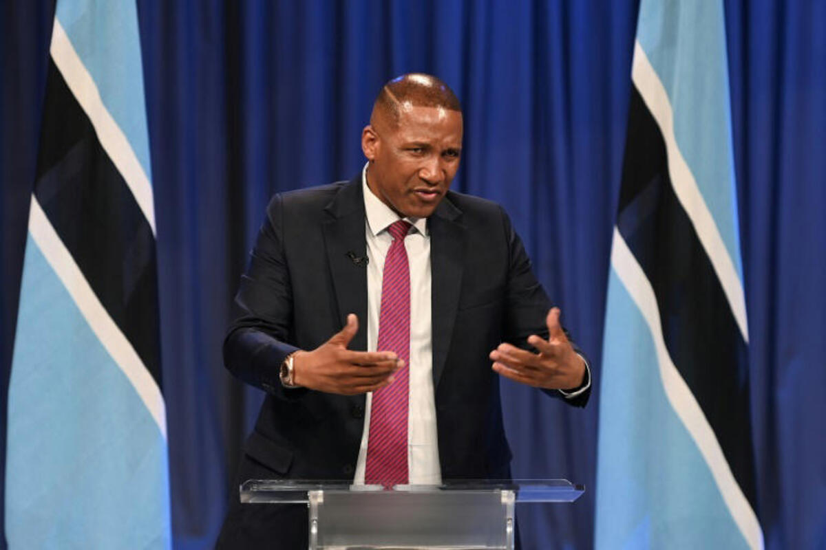 Botswana : le président Duma Boko, élu nouvellement prête, serment