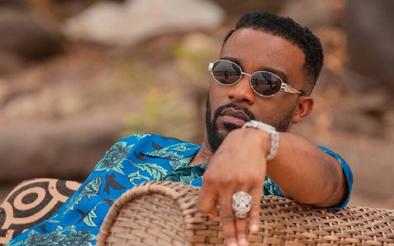 Fally Ipupa : "Mon plus grand rêve, c'est de remporter ce trophée" - YOP L-FRII
